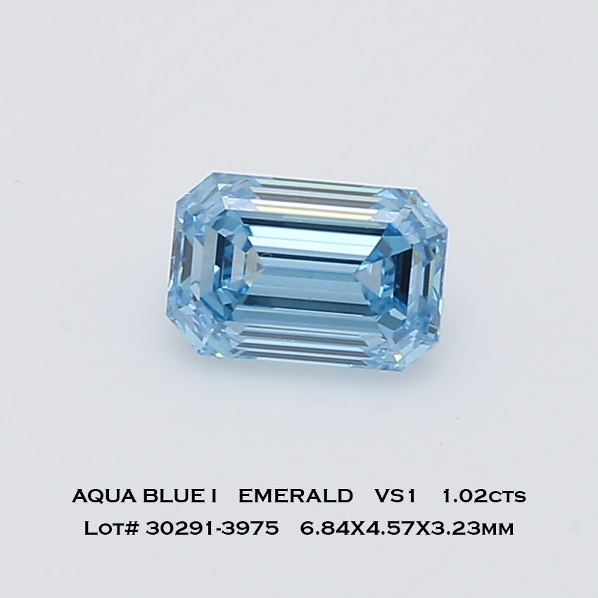 Color enhanced diamonds and jewelry